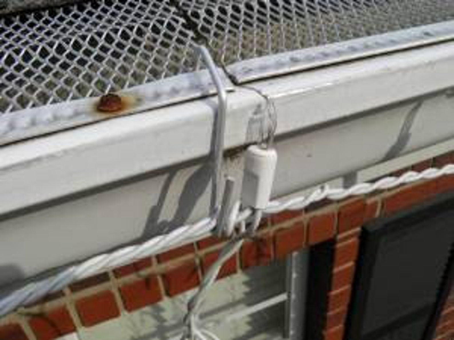 300 Ct White Christmas Hook-christmas Light Hanger for Gutters With ...
