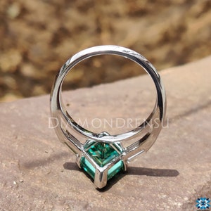 13 X 8.25 MM Lozenge Dark Green Moissanite Ring | Three Stone Ring ...