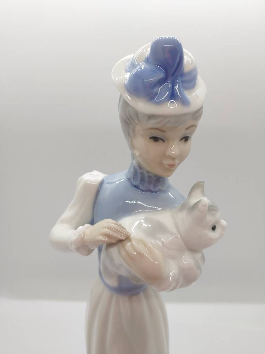 Tengra Valencia Spain - Girl With a Cat - Spanish Porcelain Figurine ...
