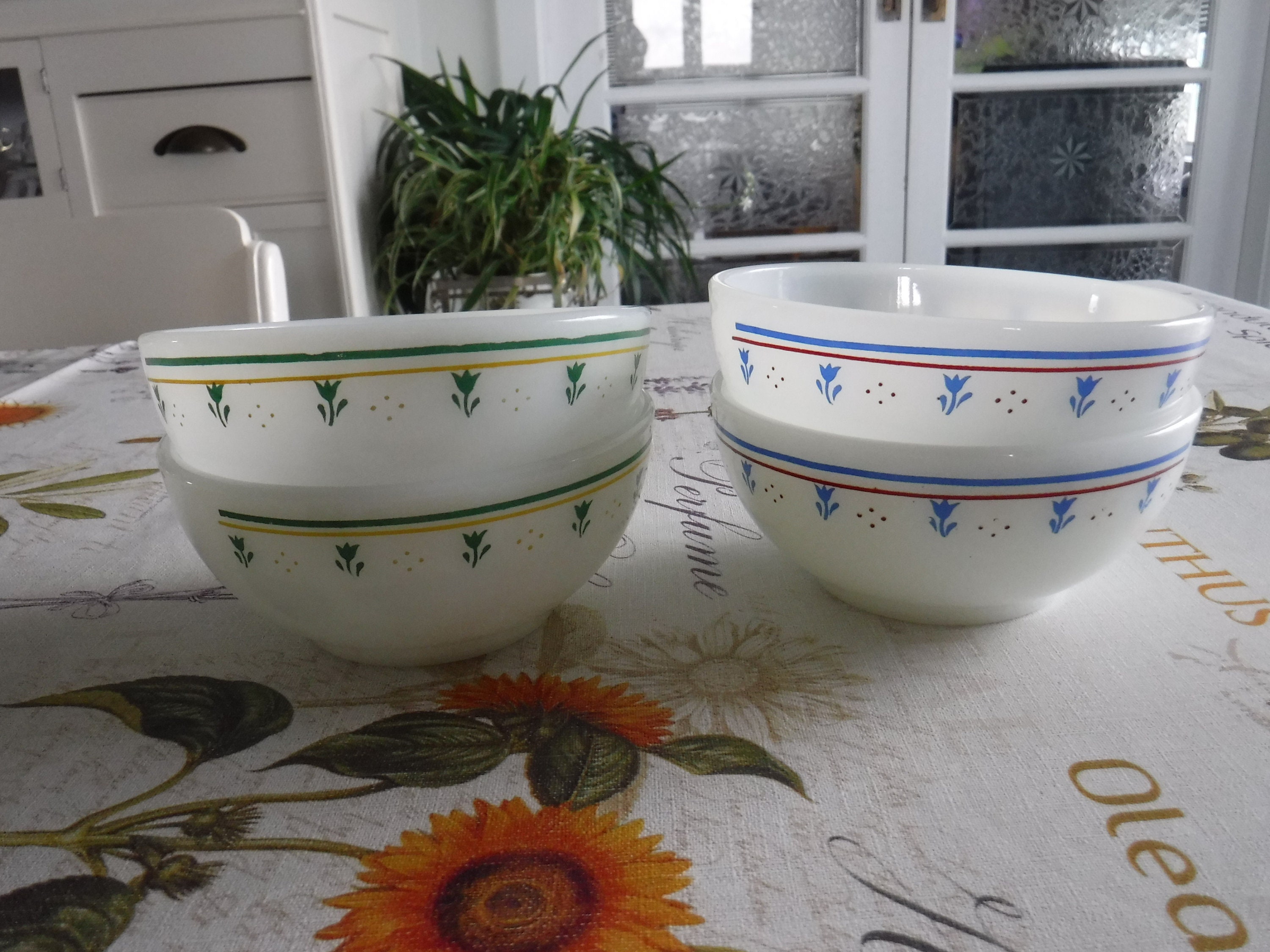Vintage Termocrisa White Milk Glass 4 Soup/cereal Bowls Tulips Pattern ...