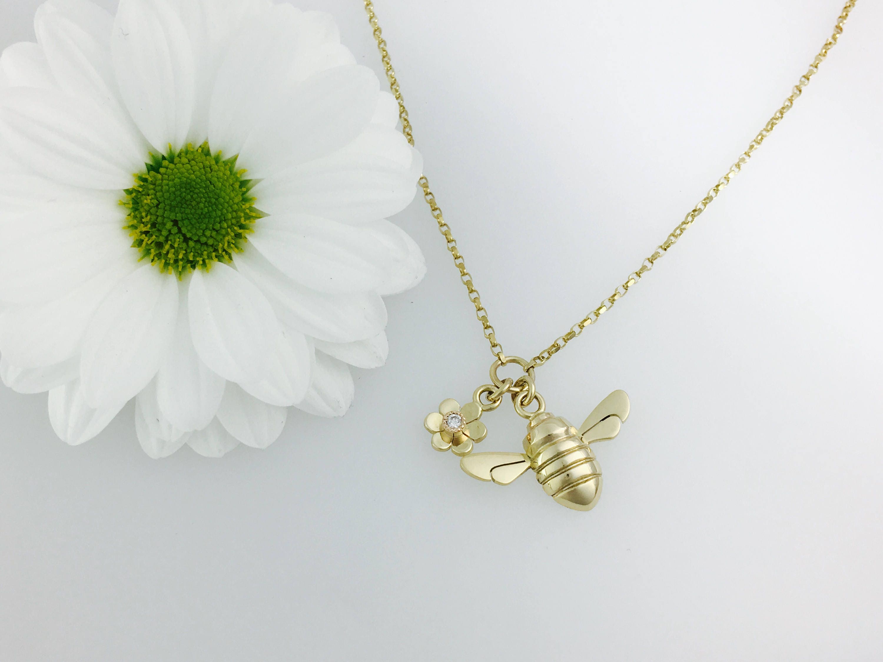 9ct Gold Honey Bee - Etsy