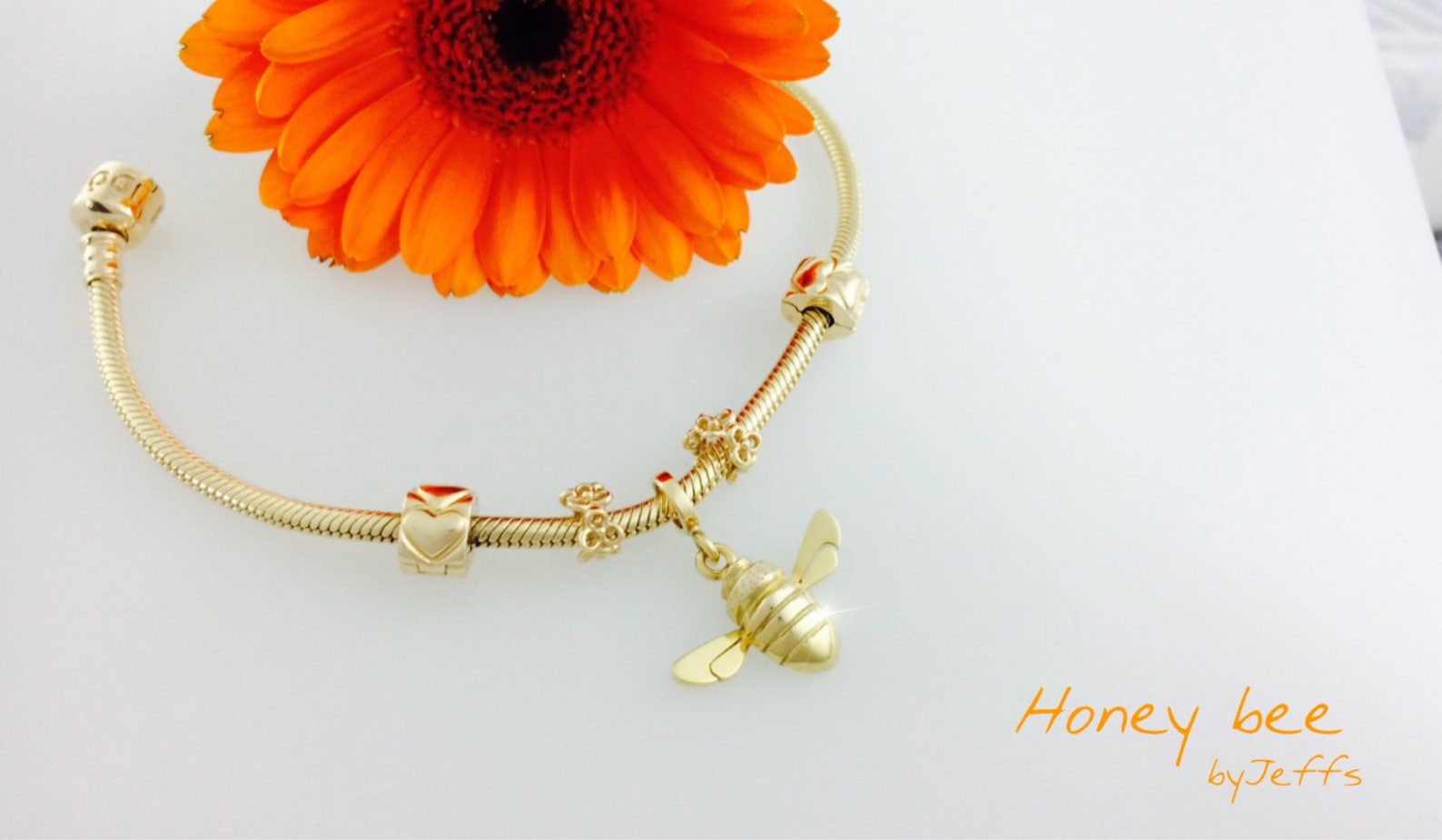 9ct Gold Honey Bee pendant charm necklace Handmade in solid | Etsy