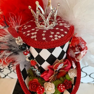 Queen of Hearts Mini Top Hat, Alice in Wonderland Fascinator, Red Queen ...