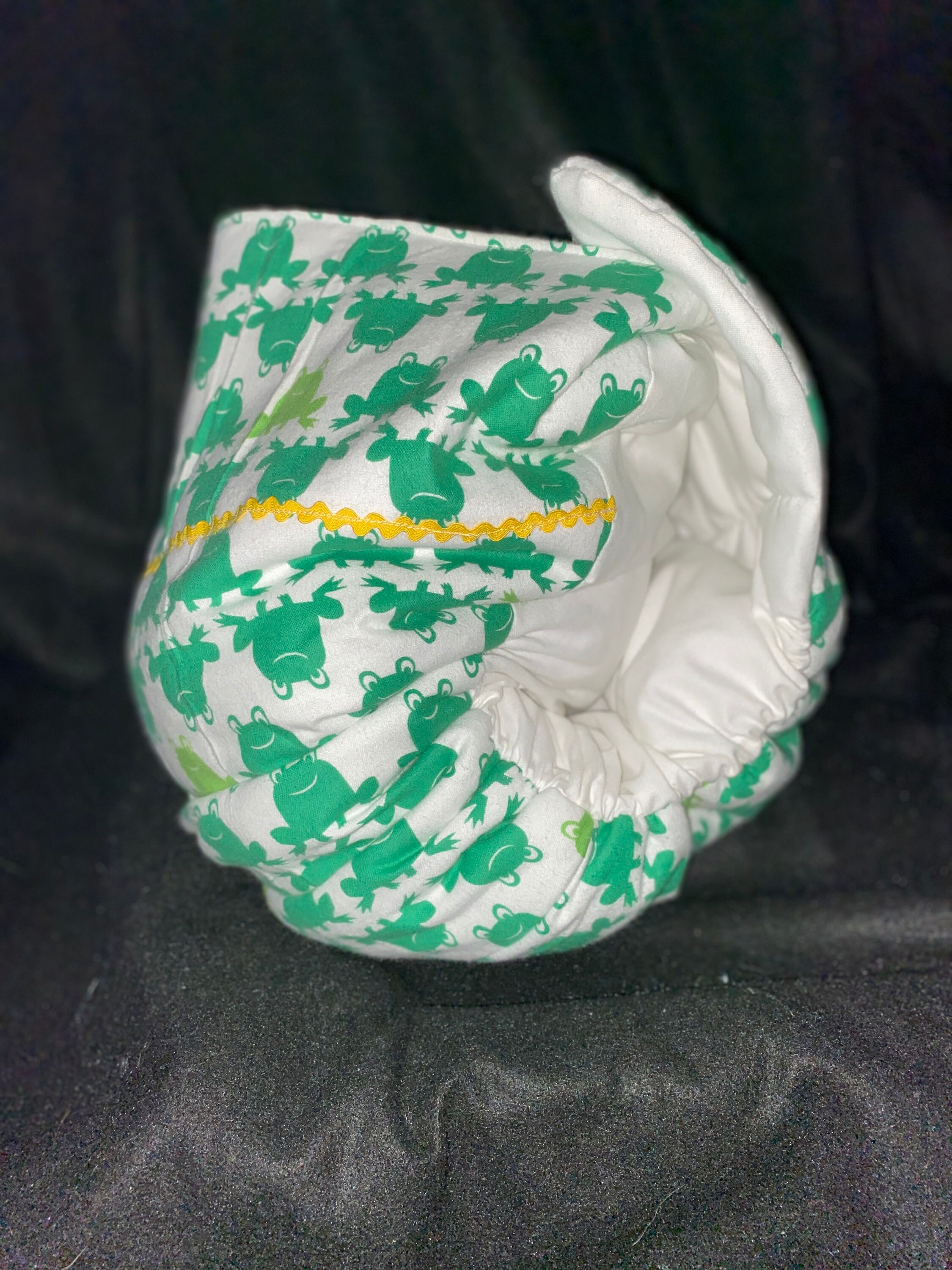 Waddle Diaper Spread Diaper for the little green Frog lover | Etsy