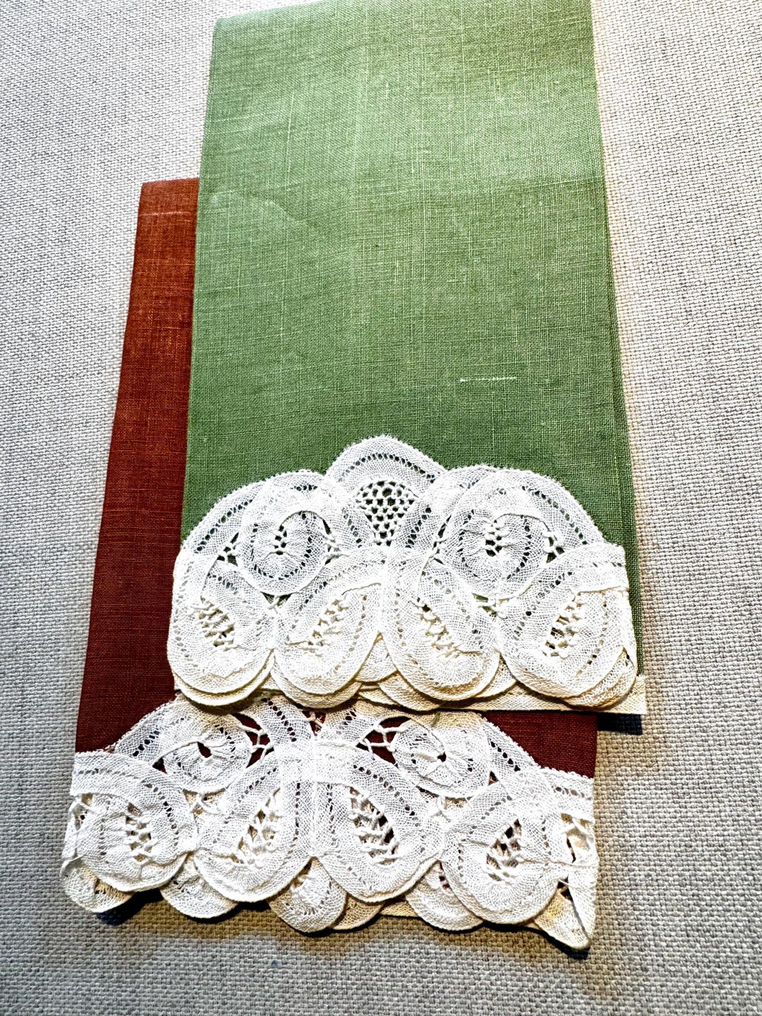 Vintage 1950's Linen Hand or Tea Towels With LACE EDGE, Set of 2 Towels ...