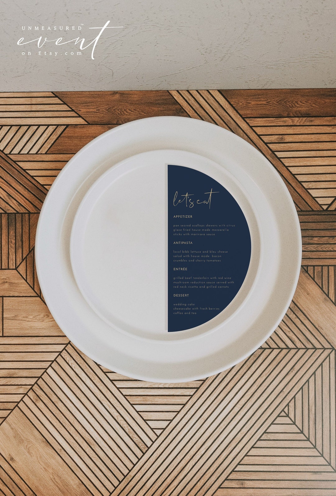 Plantilla de menú de media luna azul marino y dorado de CAITLIN, tarjeta de menú de medio ...