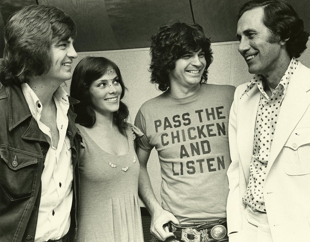 Pass the Chicken and Listen T-shirt, Funny Gift, Oldies, Classic Rock ...