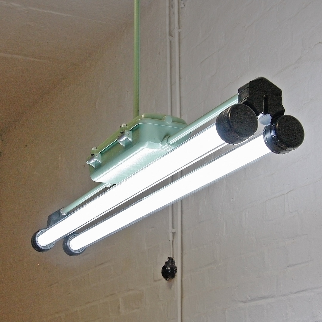 Original Vintage Factory/industrial/workshop Fluorescent Lamp - Etsy