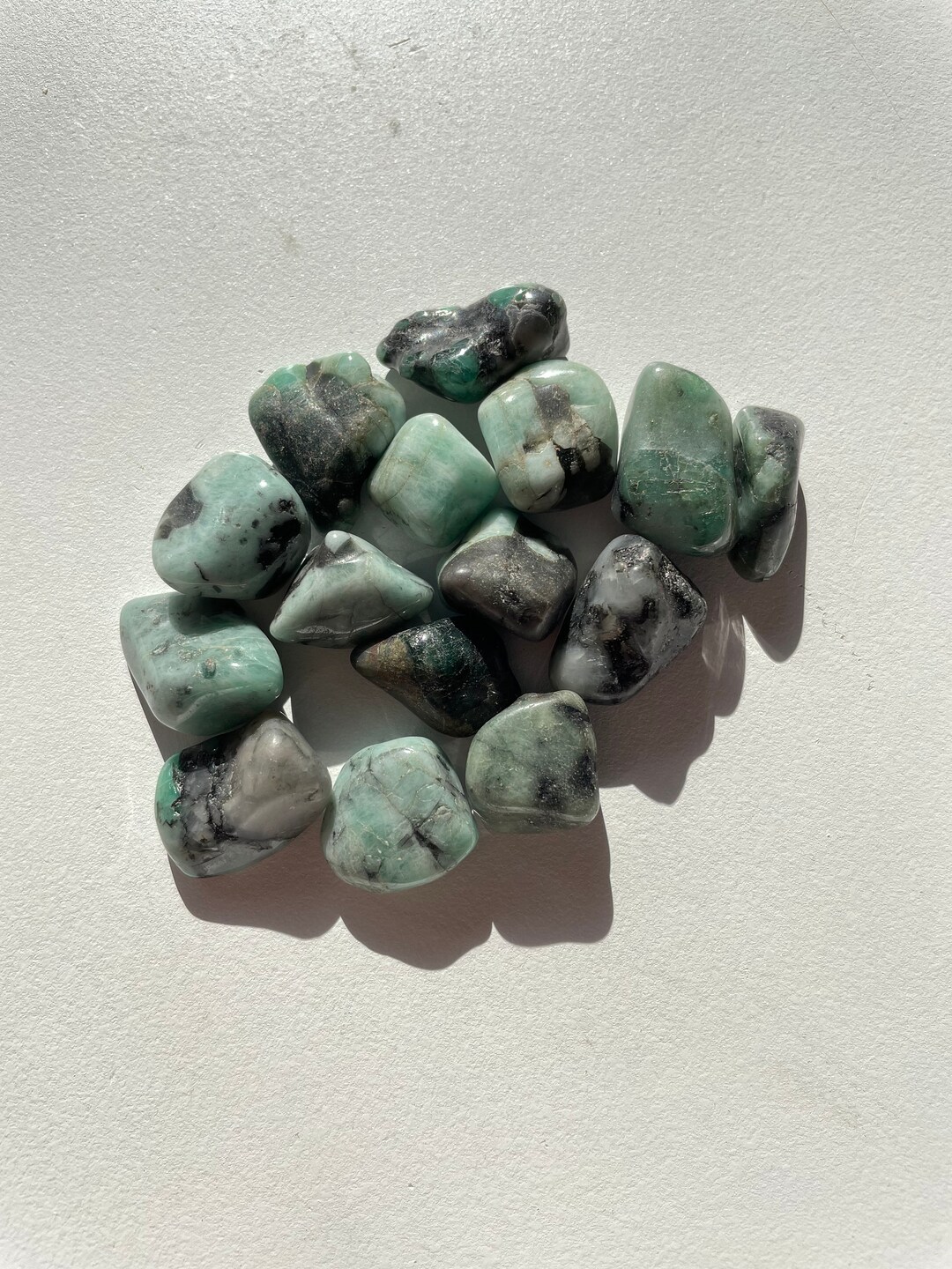 Emerald Tumbled Stone Crystal/ Mineral X 1 (20-25mm) - Etsy