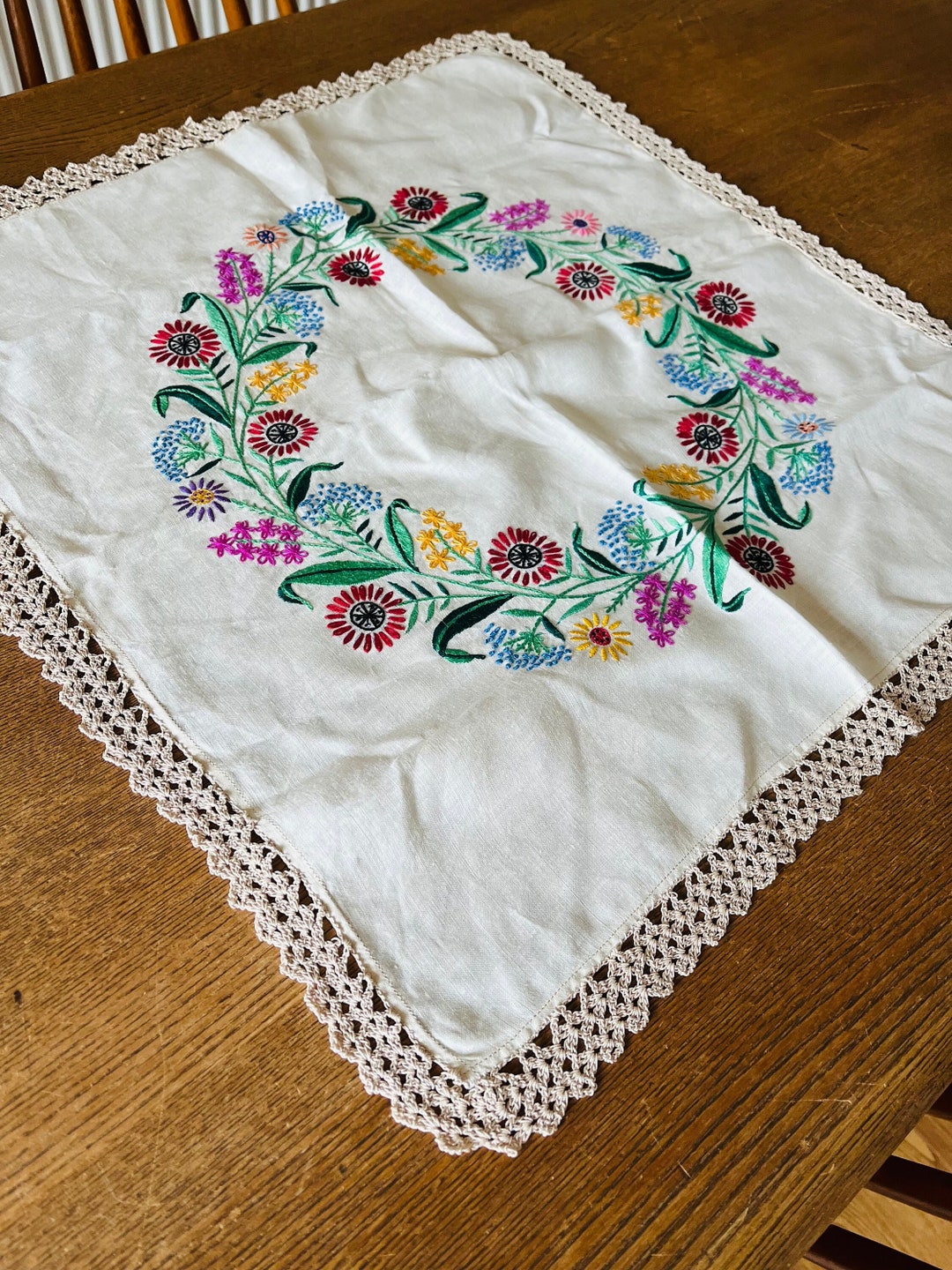 Vintage Cloth/hand Embroidered Table Cloth/square Centerpiece/floral ...