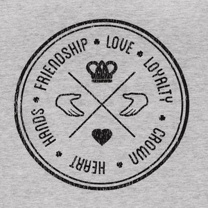 Limited Edition Unisex Claddagh T-shirt - Etsy