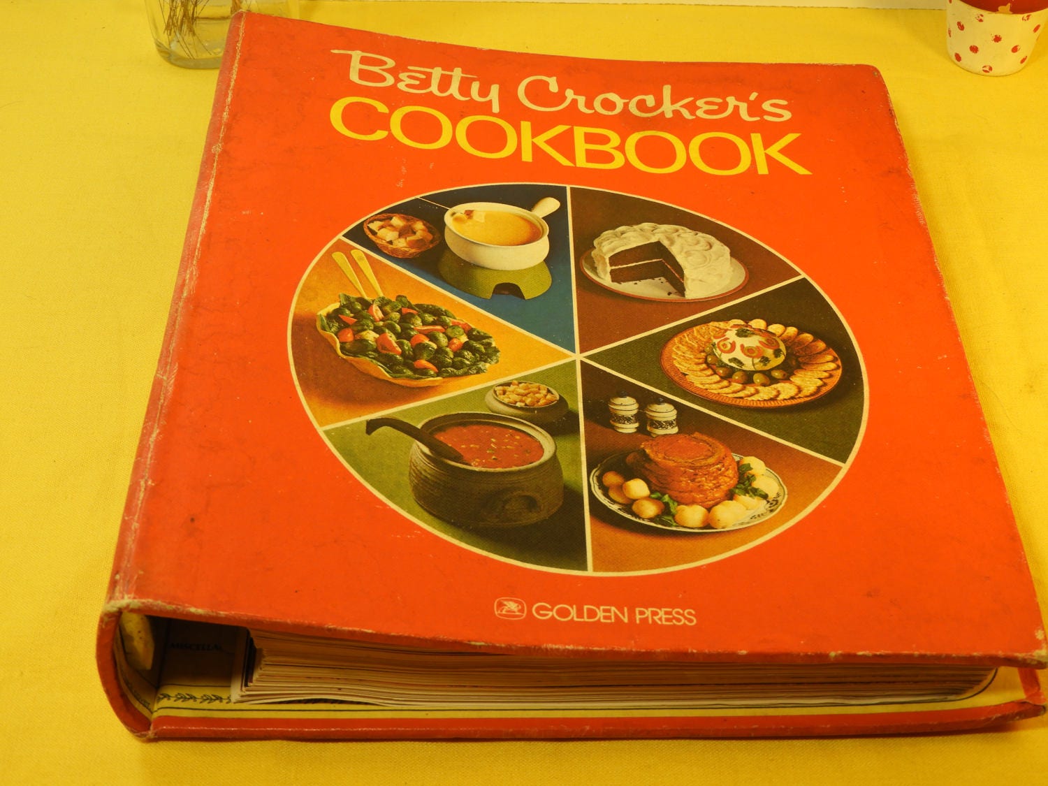 Vintage Betty Crockers Cookbook Binder, Herbs and Spices Chart Cookbook ...