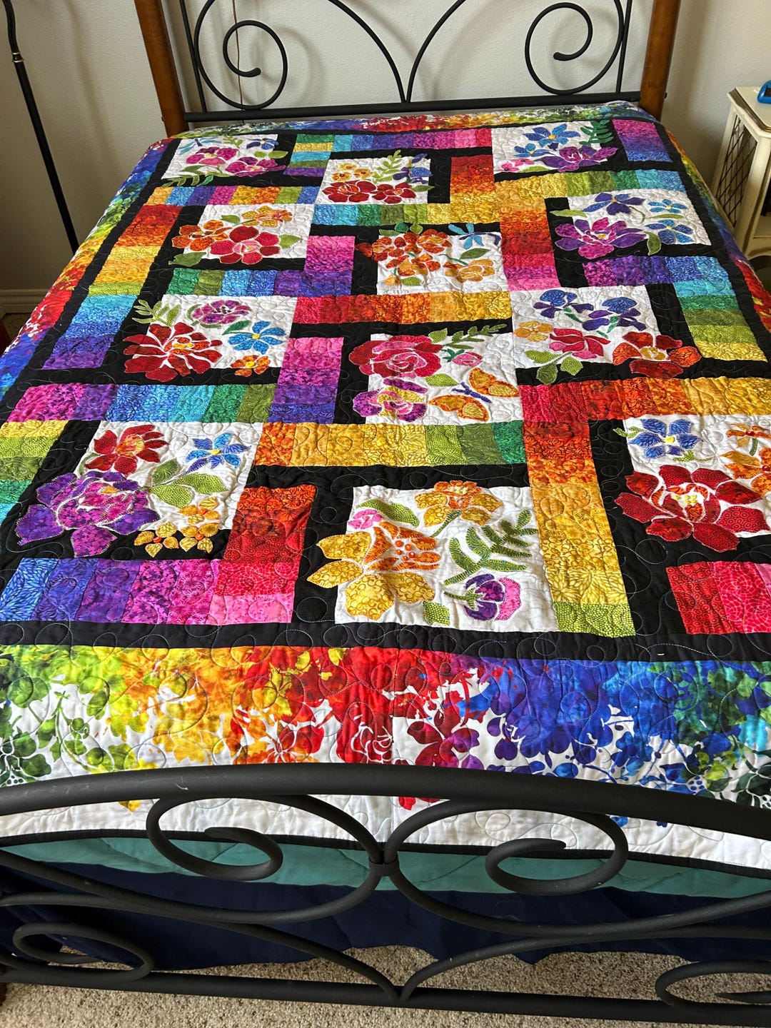 Summer Garden by Jason Yenter. This is a Full Size Bed Quilt With 12 Stunning Floral Blocks. It ...