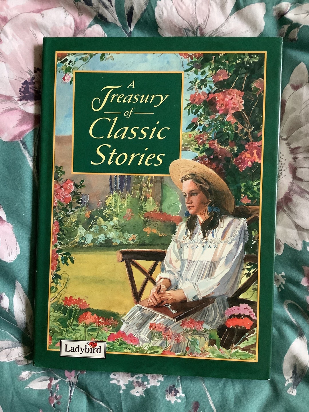 Vintage 1995 Large Hardback Ladybird Book - A Treasury of Classic ...