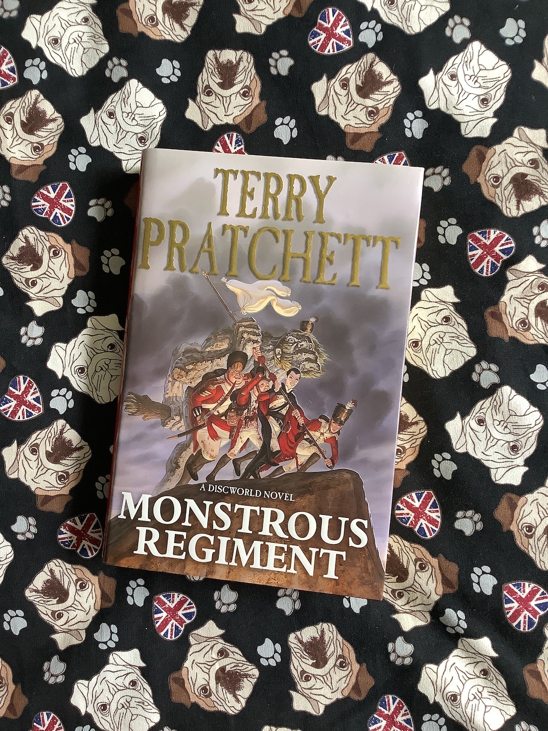 Vintage 2003 FIRST EDITION Terry Pratchett 'monstrous Regiment' Book in ...