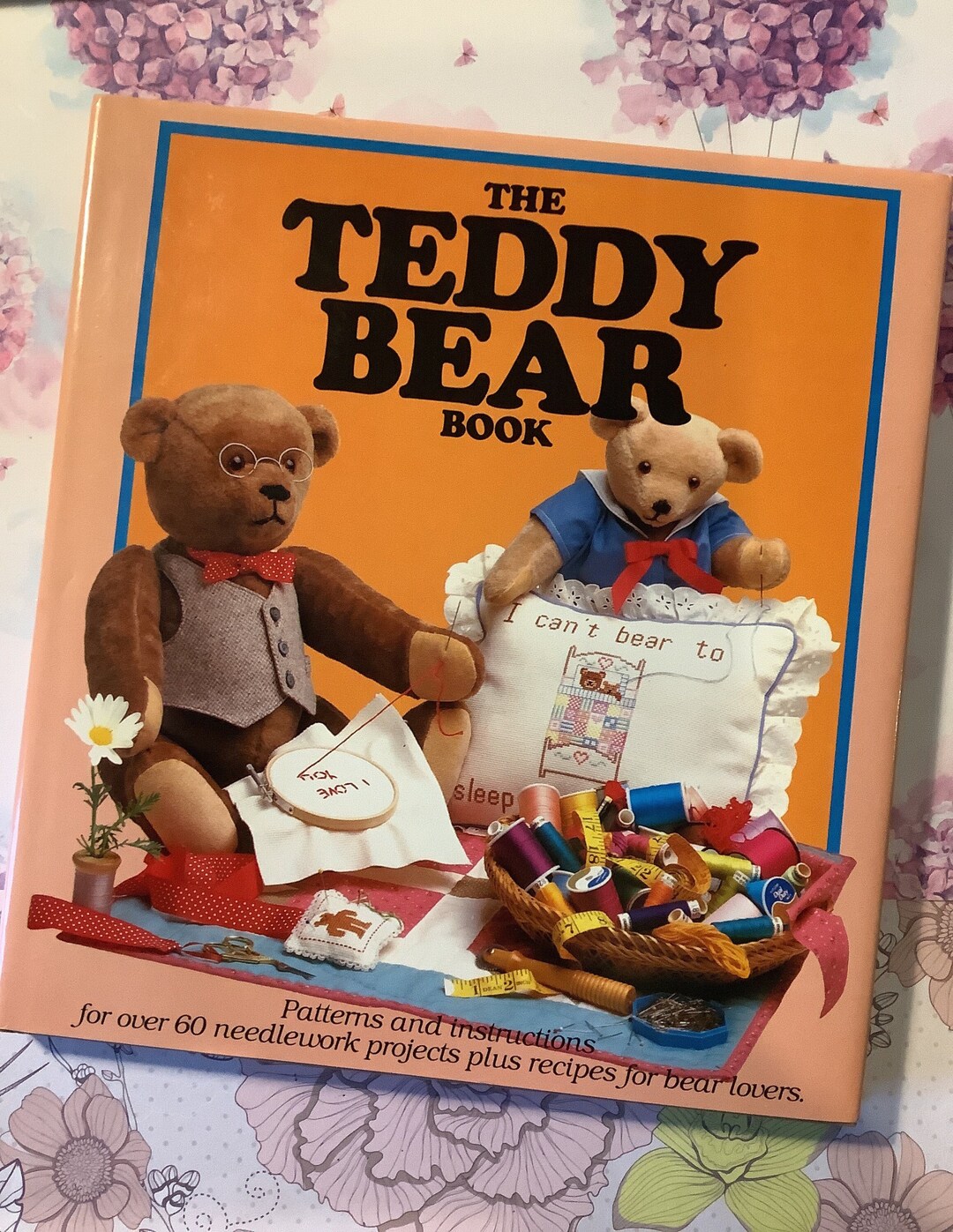 STUNNING Vintage 1985 'the Teddy Bear Book' in Hardback by Marsha Evans ...