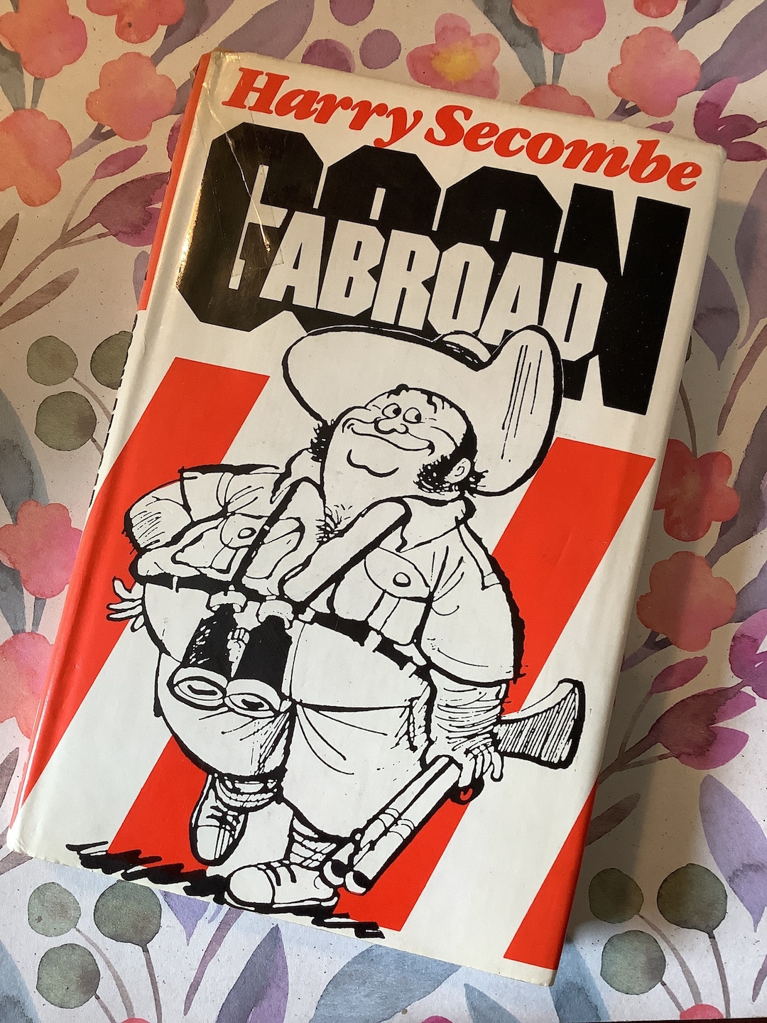 Bunty Bains Biography Chien avec monocle France