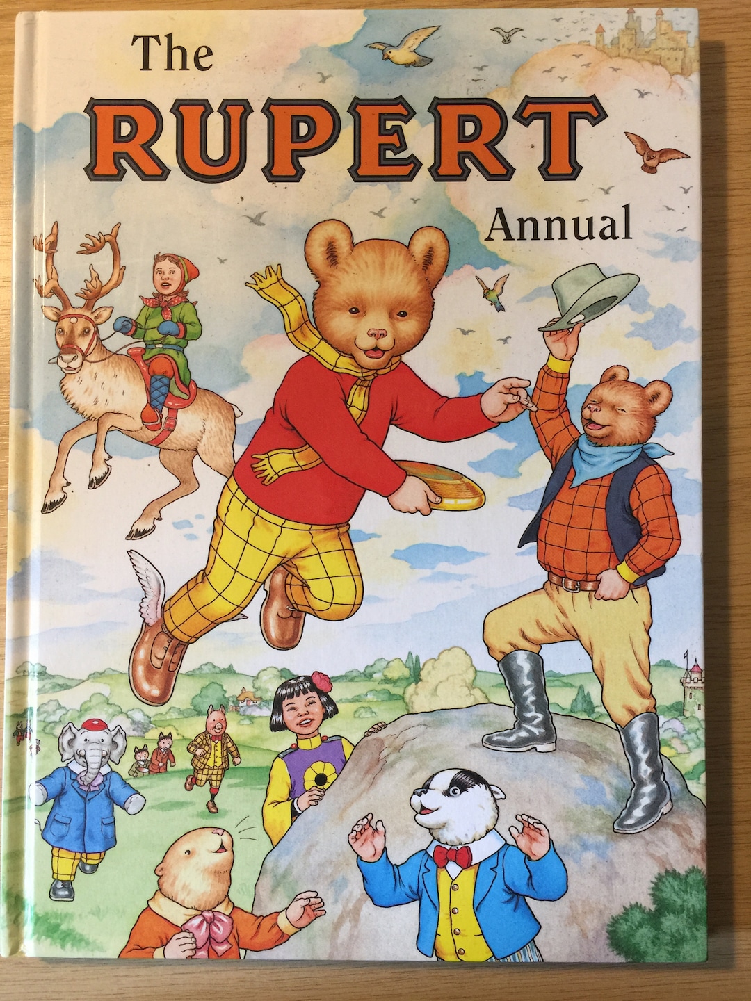 Vintage 1999 'rupert' Express Newspapers Annual in Hardback rupert Bear ...