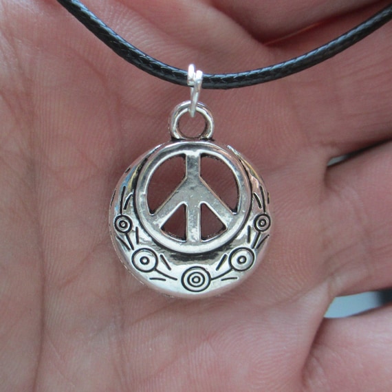 Peace Sign Hippie Minimalist Necklace 19lg. W/ Silver - Etsy