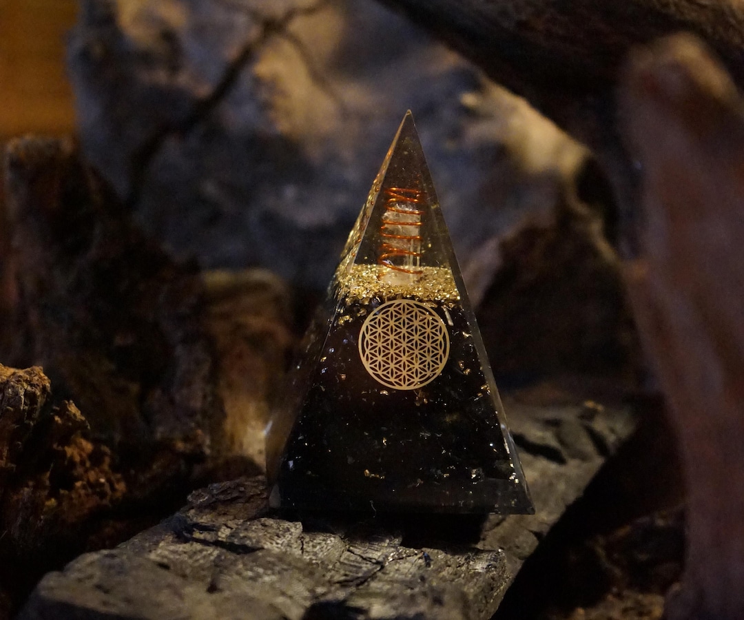 Orgonit Pyramide Turmalin Blume des Lebens~Orgonit Pyramide~ Orgonit ...