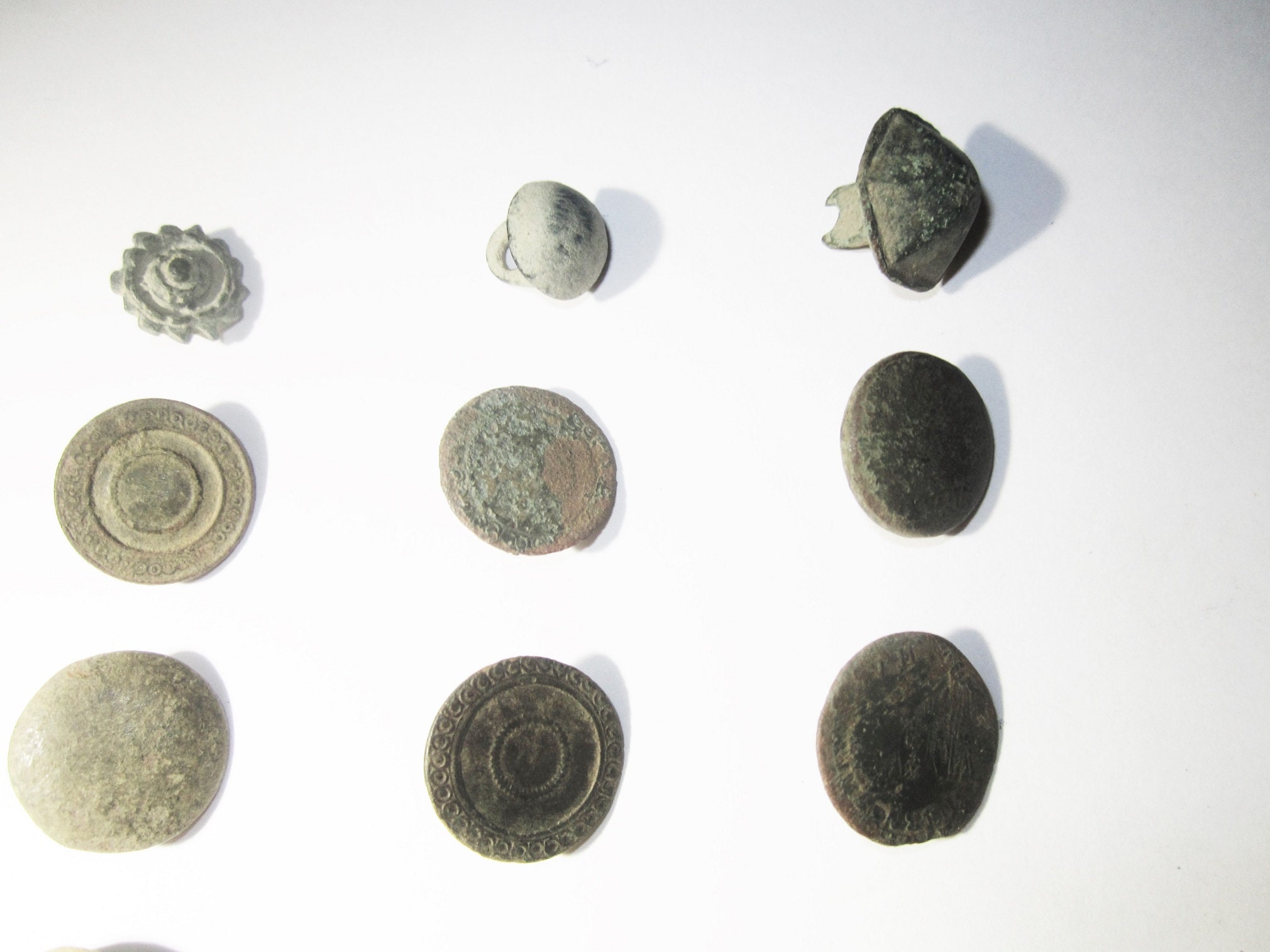 15 Colonial Era Metal Buttons 1700s to Re-purpose Perfect for - Etsy