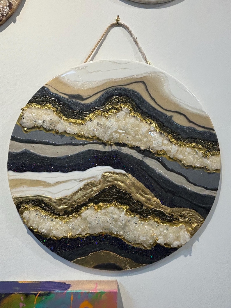 Circle Black and Gold Geode Wall Art - Etsy