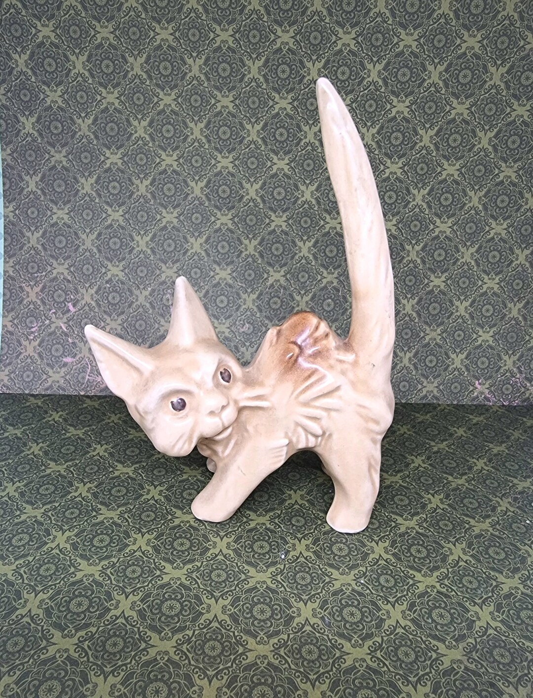Vintage Sylvac Cat Figurine ~ Scaredy Cat ~ Number 1046 - Beige Brown ...