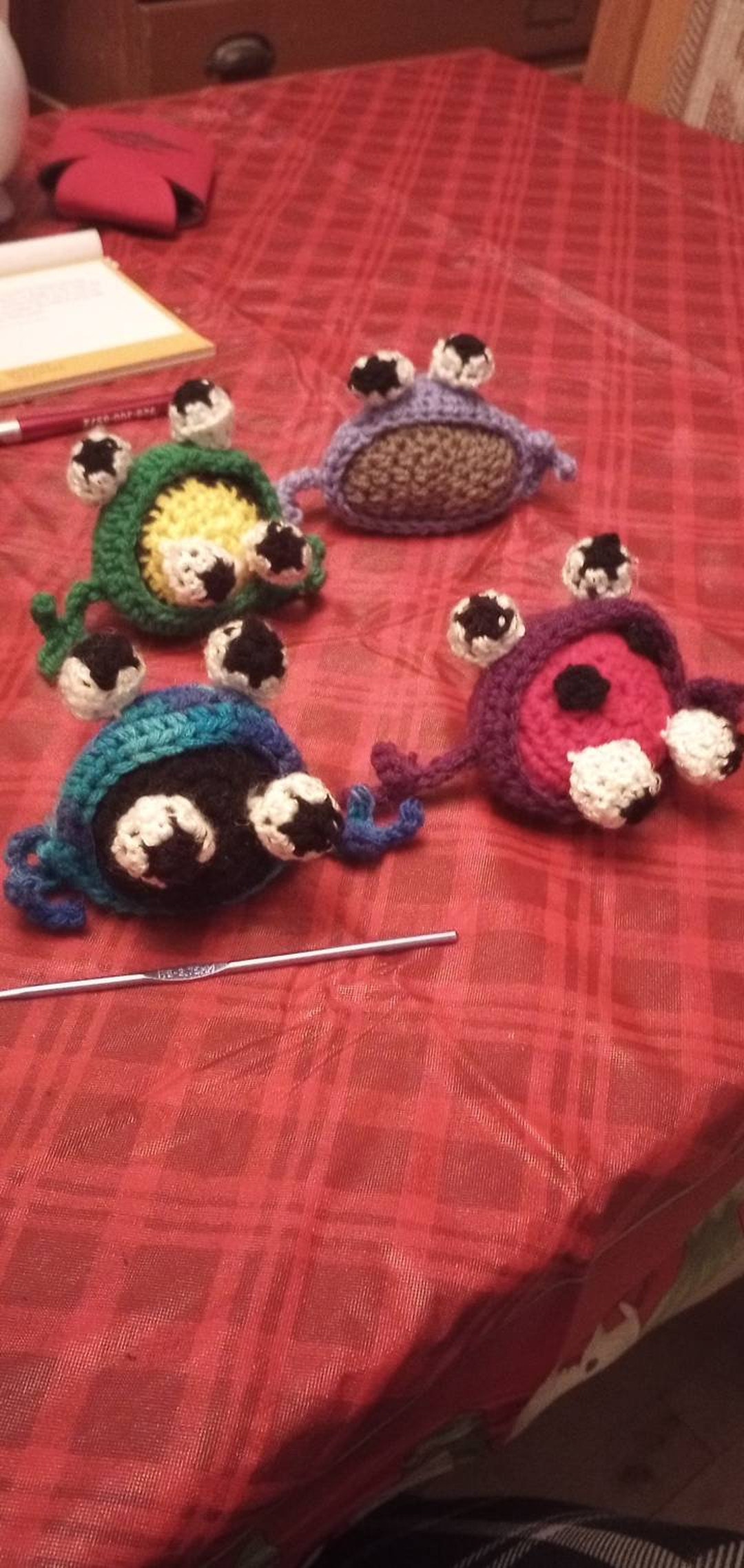 Crochet Stuffed Frogs With Fly Bee Ladybug Rolly Polly Toy Customizable ...