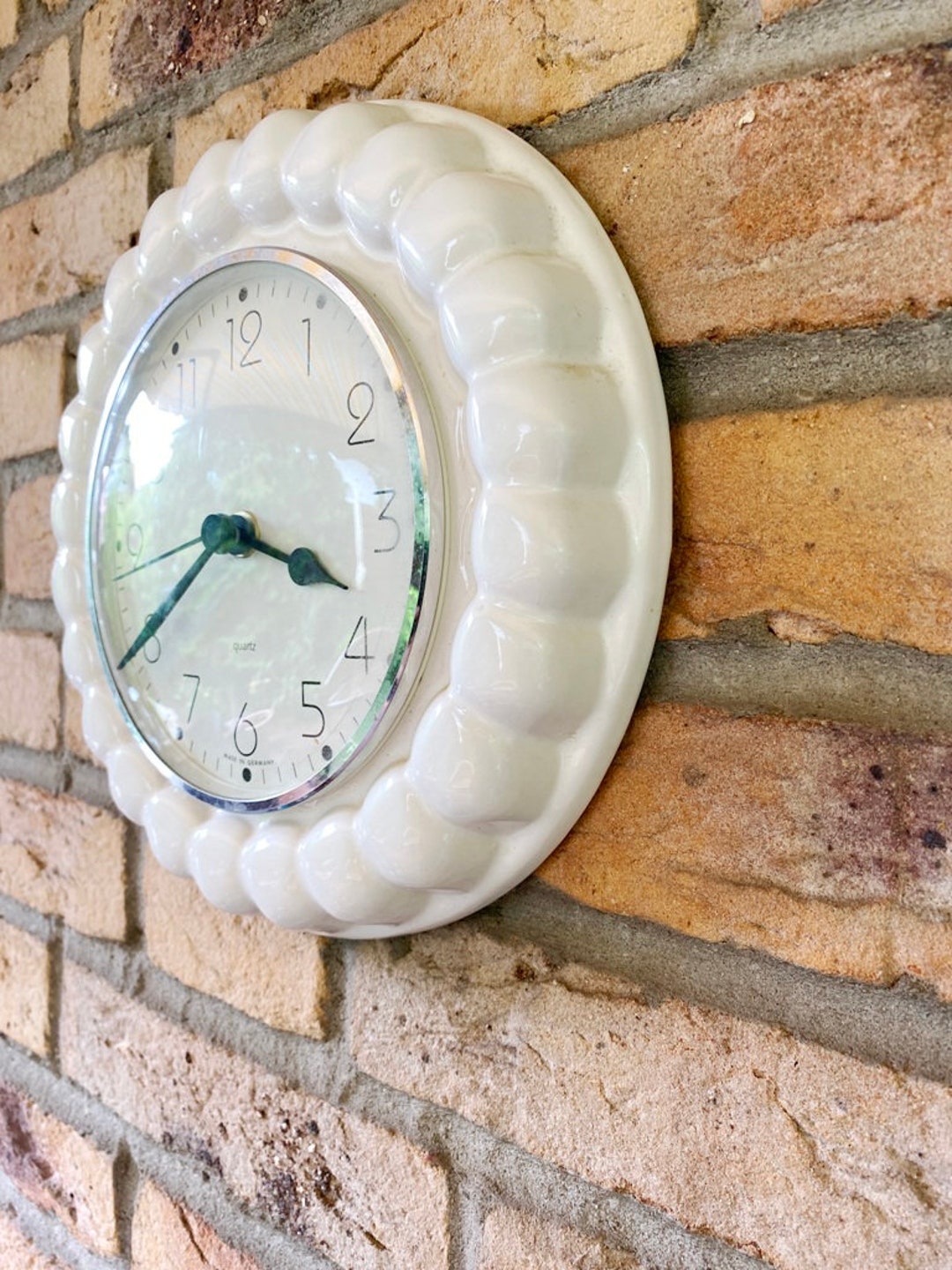 Vintage Ceramic Wall Clock WHITE Flower-shape Space Age-clock Pop Art ...