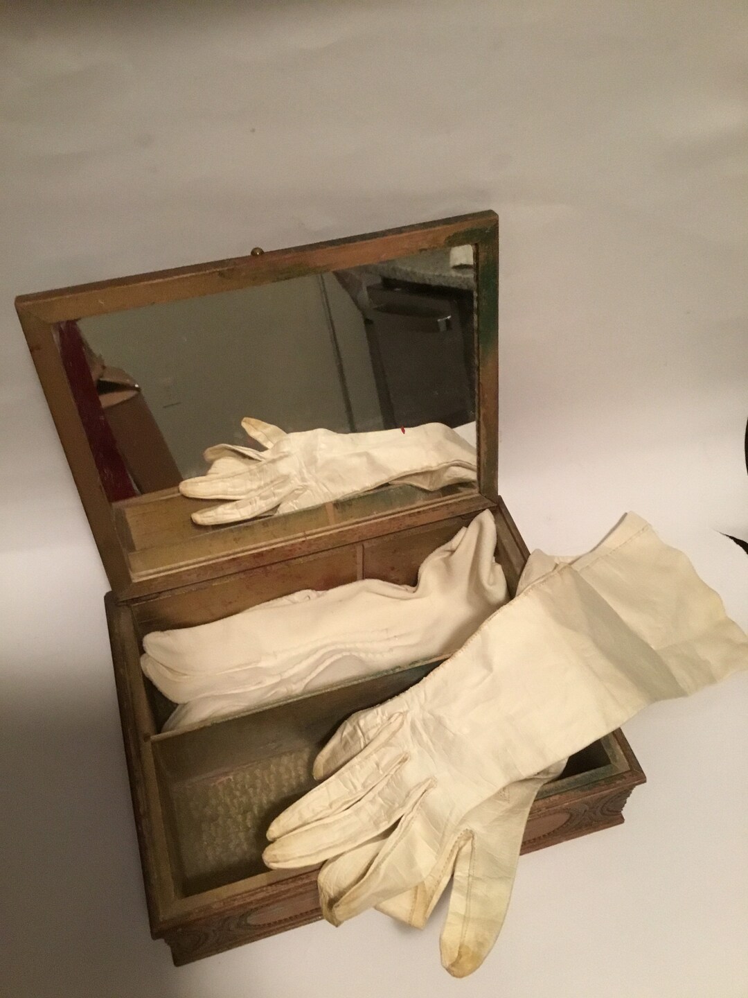 Vintage Victorian Glove Box With 2 Sets of Gloves - Etsy