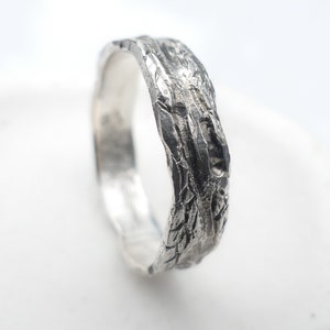 Tree Branch Ring With Bark Texture 14k Gold - Etsy