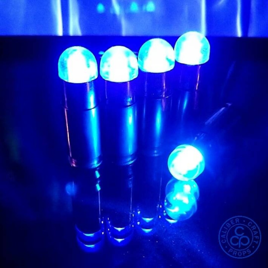 5 Blue LUMI-SHOK Rounds Prop Ammo for Cosplay, Light-up Vampire Hunter ...