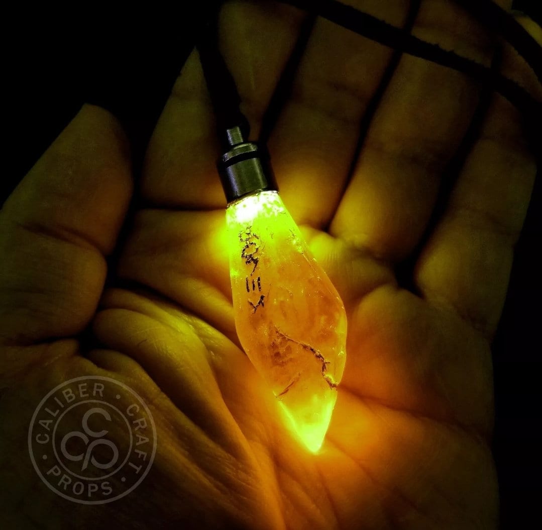 Jyn's Yellow Glowing Kyber Crystal - Star Wars Trust in the FORCE Rey ...