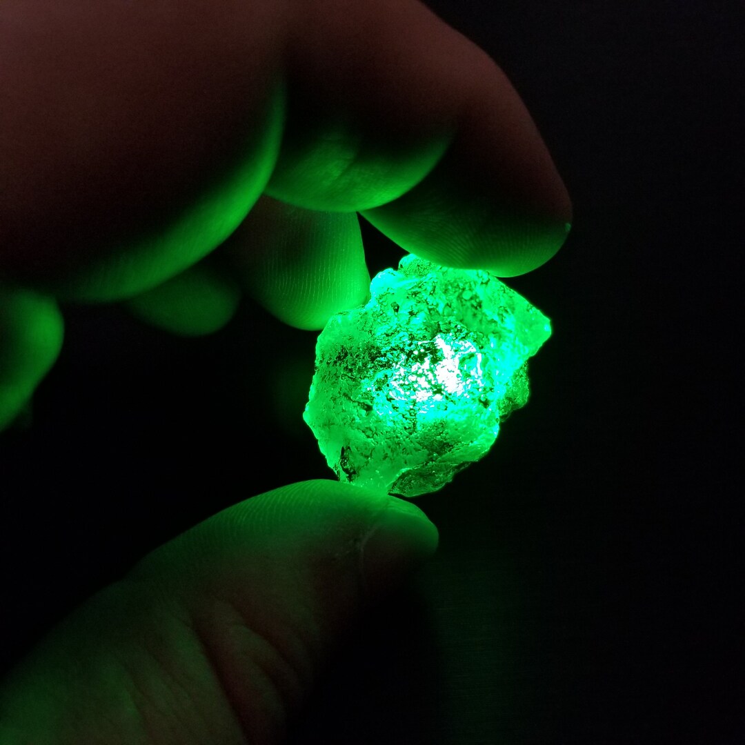 Green Time Stone Raw Infinity Stones INDIVIDUAL Infinity Gauntlet ...