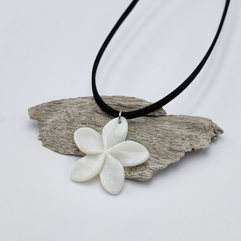Hawaiian Flower Necklaces - Etsy