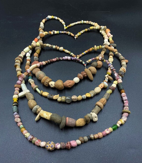 Ancient Roman's Dynasty Era Glass Agate Shell Clay Je… - Gem