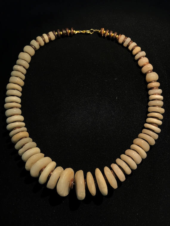 Neolithic Jewelry East Asia & South East Asia : A Chinese Neolithic