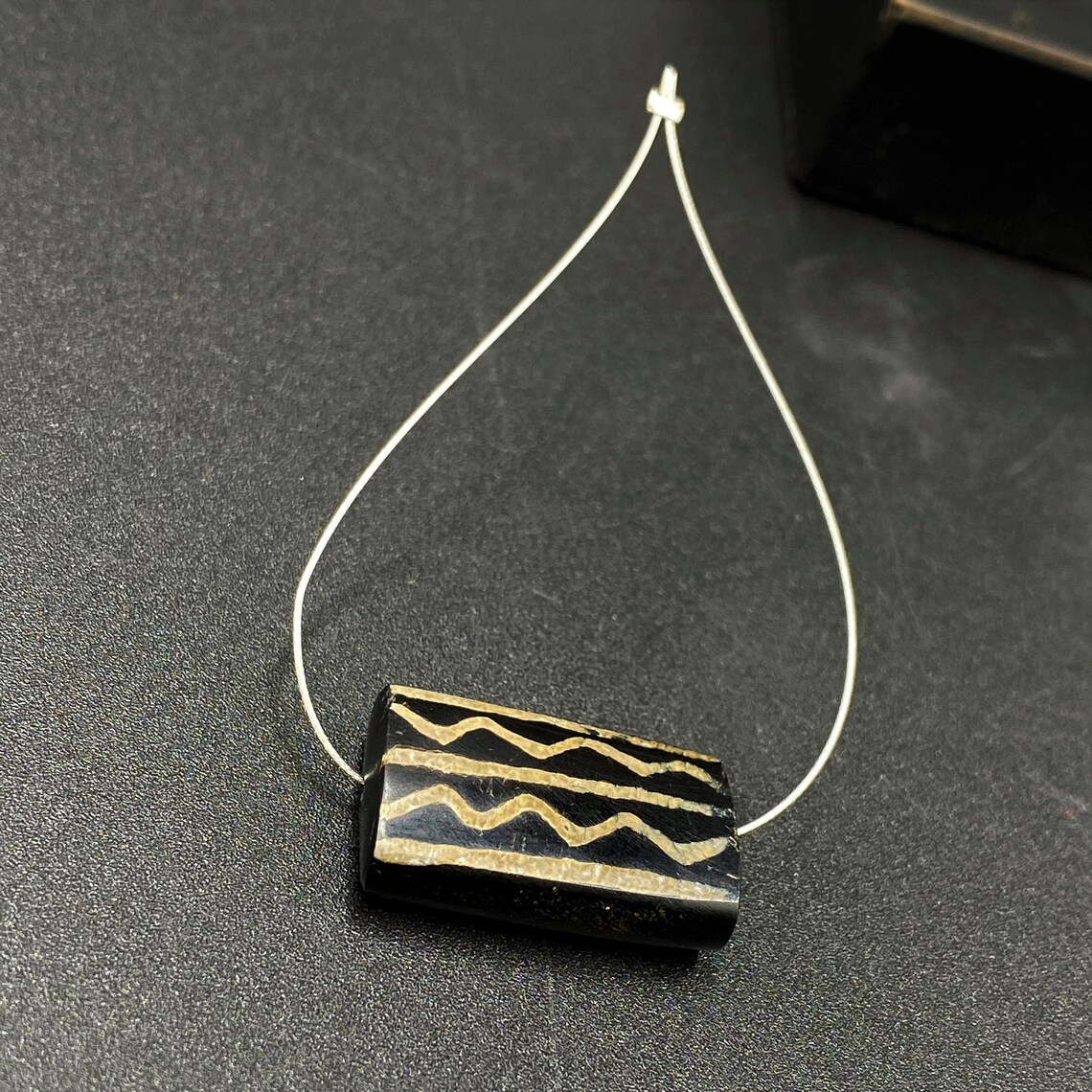 Old Indo Himalayan Phum Dzi Zig Zag Pattern Etched Agate Bead Pendant ...