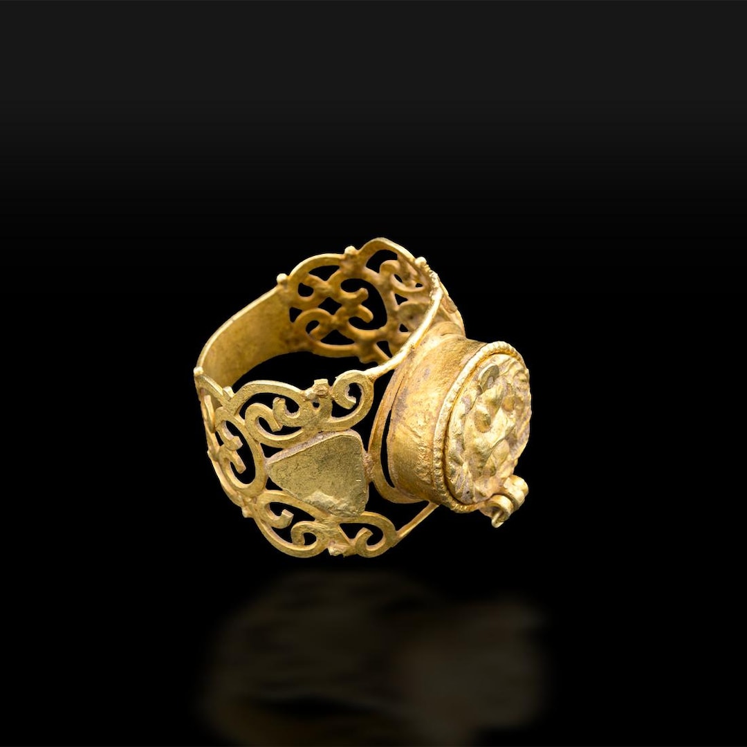 Ancient Gold Hinged Bezel Ring With Face Motif Roman Greek Style 18K 2 ...