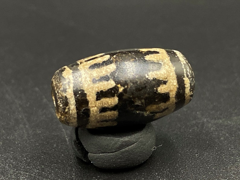 Old Himalayan Indo Tibetan Phum Dzi With Rare Pattern Top Antique Bead ...