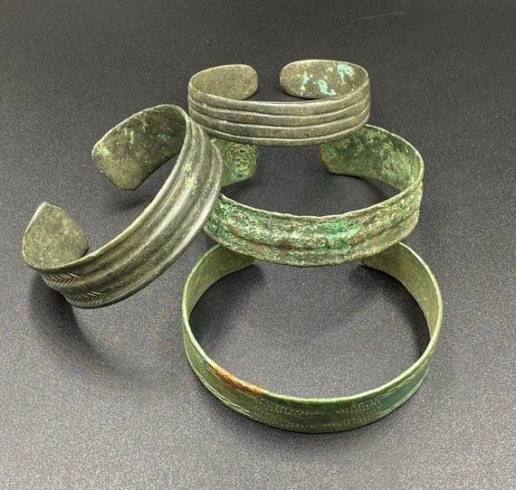 Lot Of 4 Vintage Old Bronze Jewelry Bangles Bracelets… - Gem