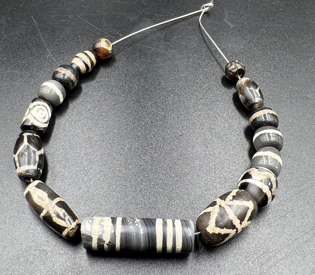 Tibetan Dzi Zhi Himalayan Etched Painted Agate Stone Amulet Prayer Mala ...
