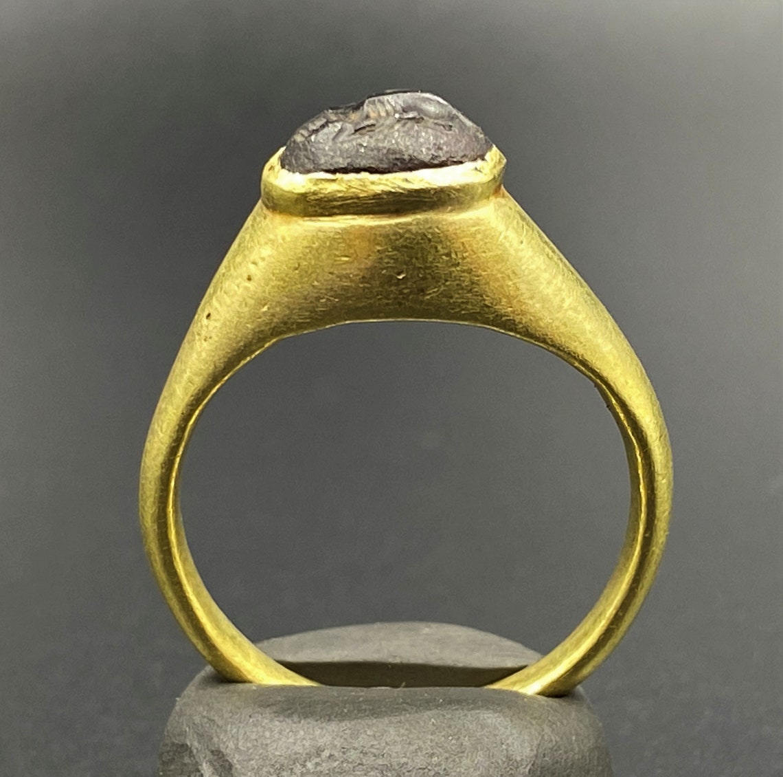 Ancient Greek's Gold Jewelry Ring With Garnet Seal Signet - Etsy