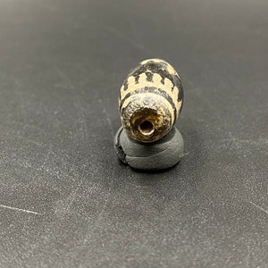 Old Himalayan Indo Tibetan Phum Dzi With Rare Pattern Top Antique Bead ...