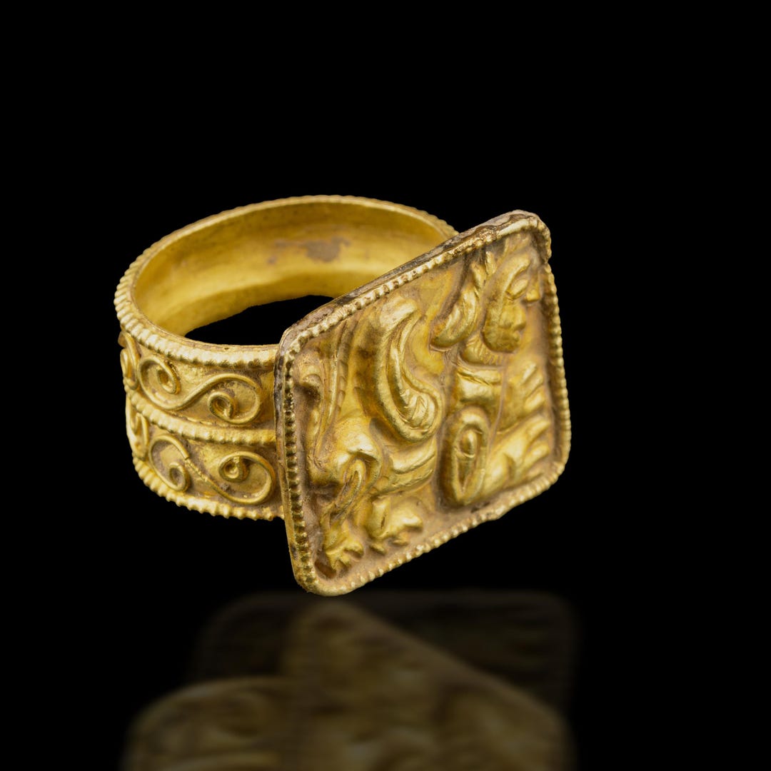 Ancient Bactrian Roman Greek Gold Ring With Mythological Motif [Ø 2.2cm ...