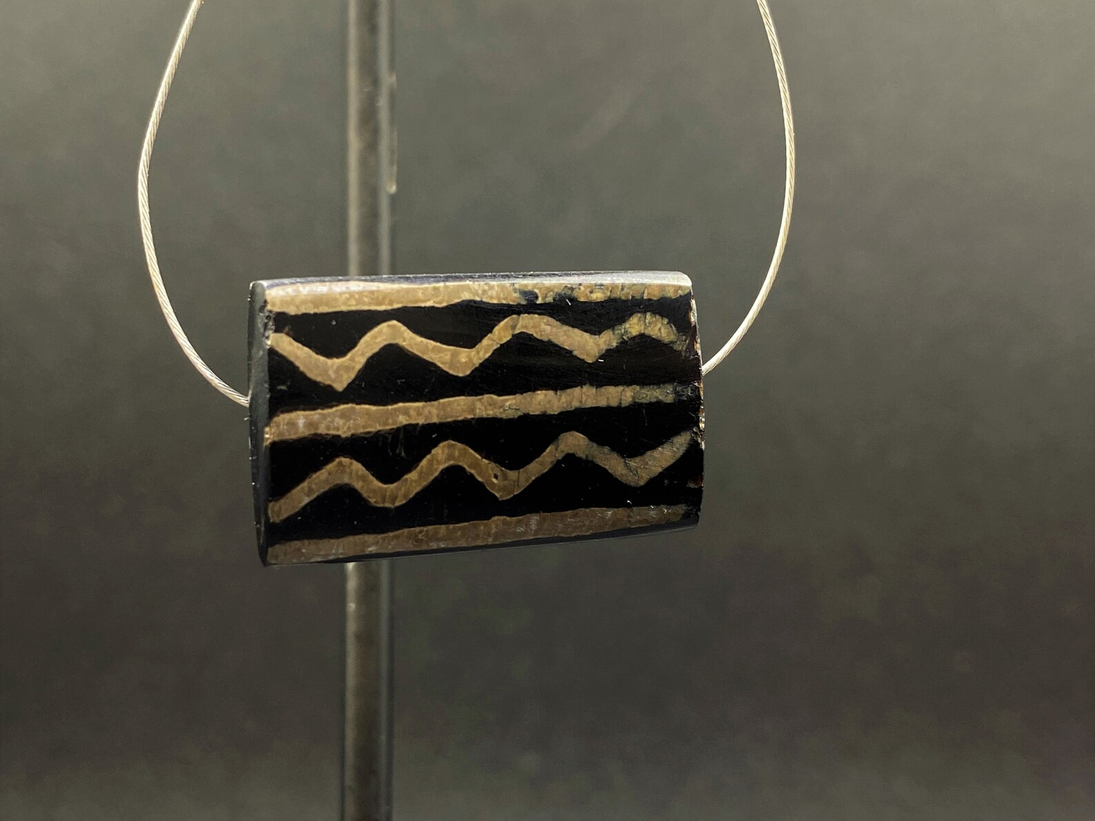 Old Indo Himalayan Phum Dzi Zig Zag Pattern Etched Agate Bead Pendant ...