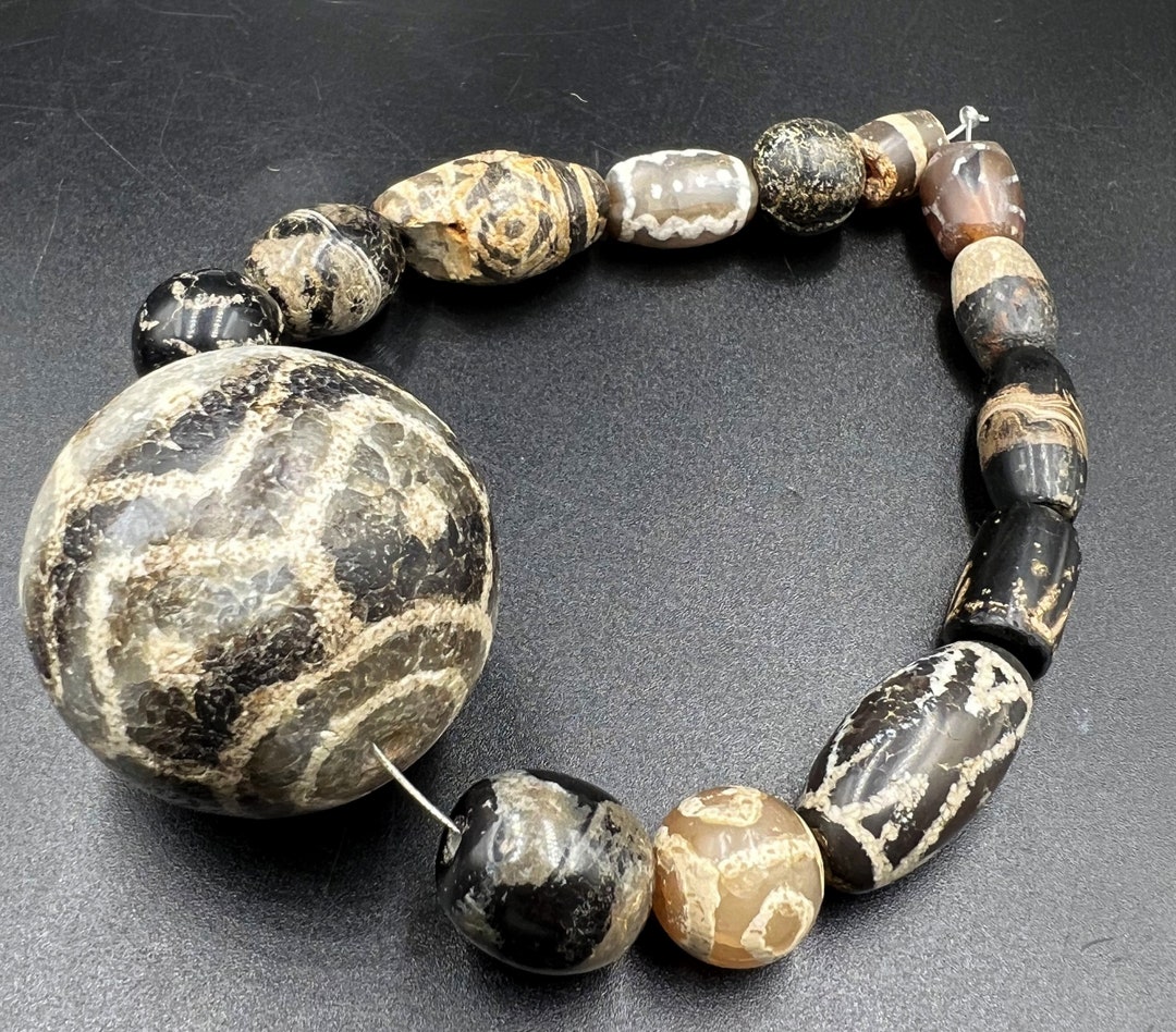 Tibetan Dzi Zhi Himalayan Etched Painted Agate Stone Amulet Prayer Mala ...