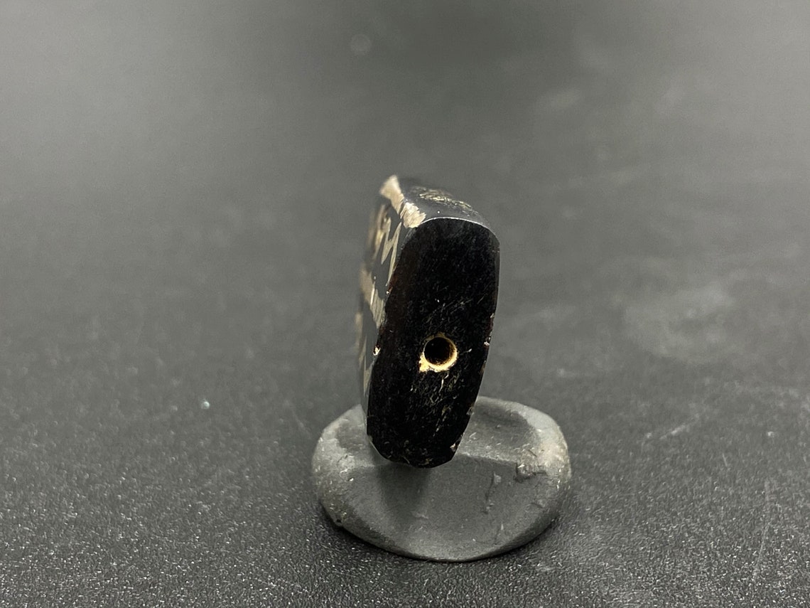 Old Indo Himalayan Phum Dzi Zig Zag Pattern Etched Agate Bead Pendant ...