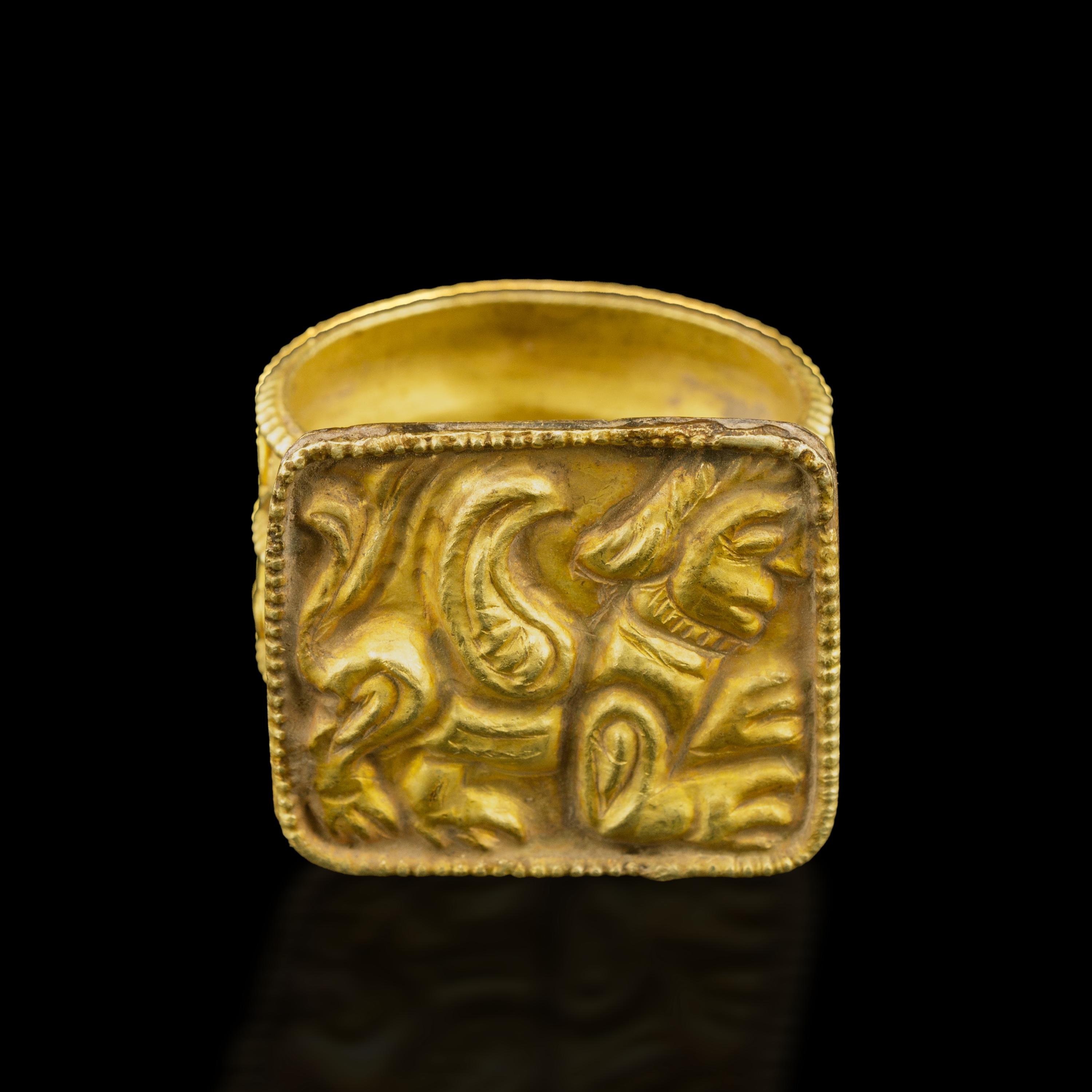 Ancient Bactrian Roman Greek Gold Ring With Mythological Motif [Ø 2.2cm ...