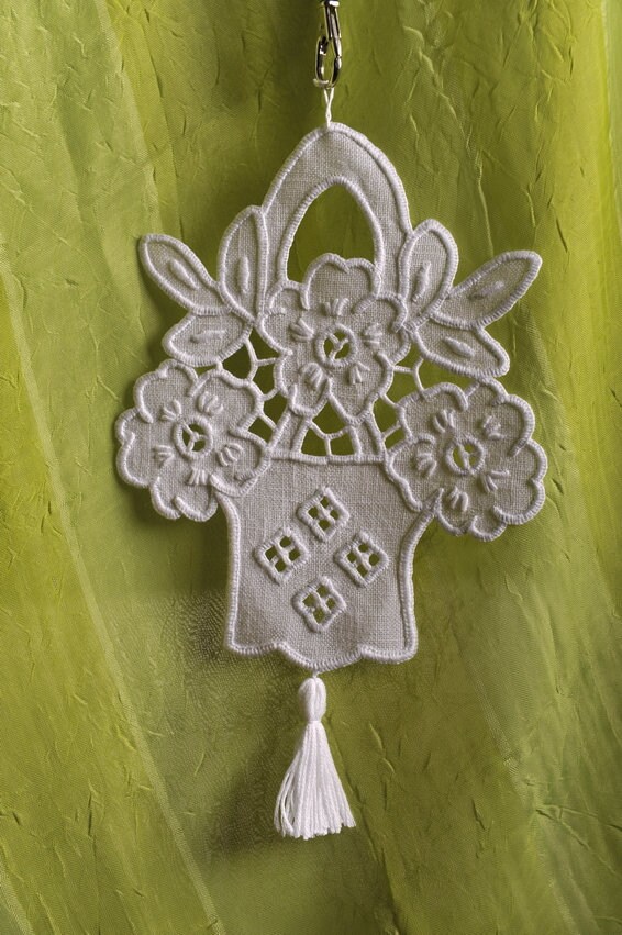 Flower Basket| Cutwork Embroidery Kit | Richeliu Ebroidery | Stamped ...